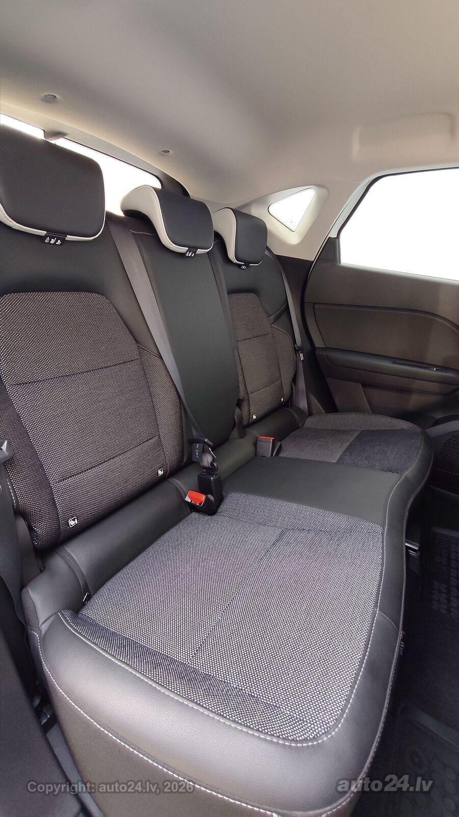 Balts Renault Captur 2023 Tallina, ar dzinēja tilpumu 1.60 L un nobraukumu 31 tūkst. km par 18995 €, foto 8 vietnē AUTOMOTO.COM.LV