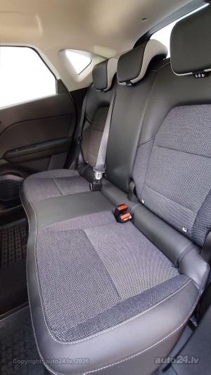 Balts Renault Captur 2023 Tallina, ar dzinēja tilpumu 1.60 L un nobraukumu 31 tūkst. km par 18995 €, foto 17 vietnē AUTOMOTO.COM.LV