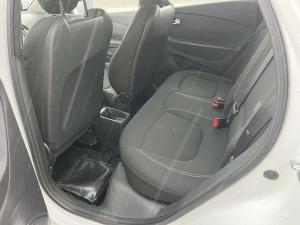 Balts Renault Captur 2019 Tauragė, ar dzinēja tilpumu 1.50 L un nobraukumu 189 tūkst. km par 6300 €, foto 14 vietnē AUTOMOTO.COM.LV