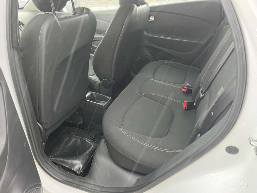 Balts Renault Captur 2019 Tauragė, ar dzinēja tilpumu 1.50 L un nobraukumu 189 tūkst. km par 6300 €, foto 14 vietnē AUTOMOTO.COM.LV