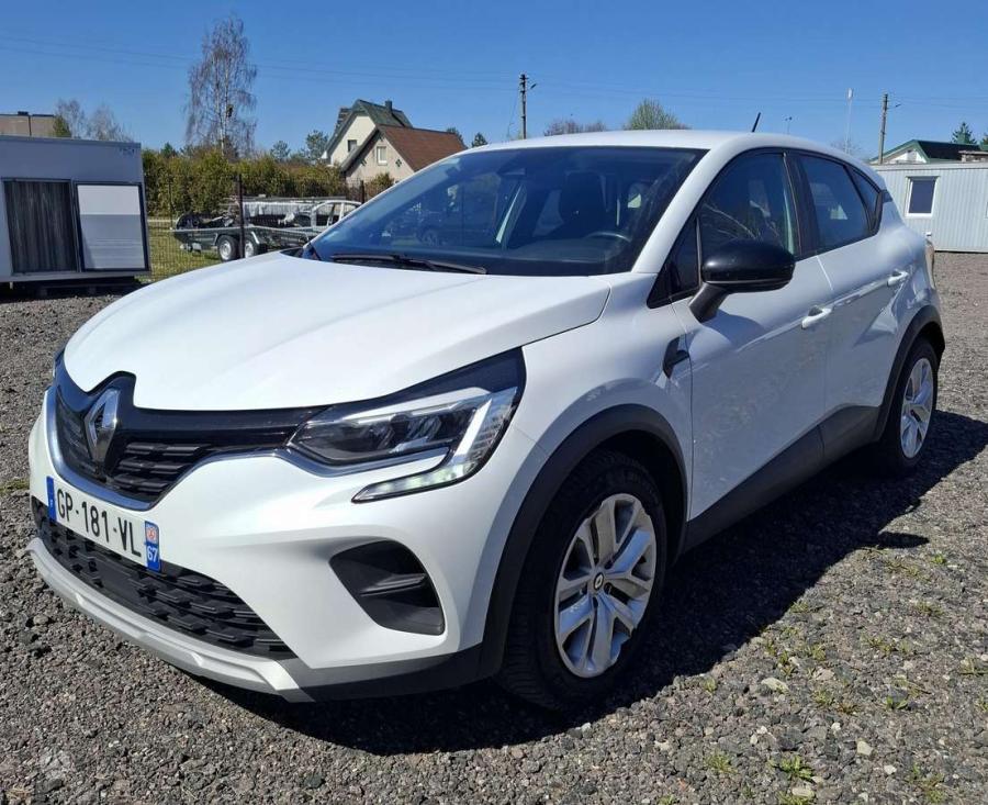 White Renault Captur 2023 in Taurage, with an engine capacity of 1.60 L and mileage of 218 thousand km for 9600 €, photo 1 on AUTOMOTO.COM.LV