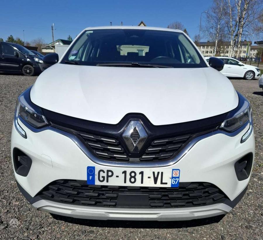 White Renault Captur 2023 in Taurage, with an engine capacity of 1.60 L and mileage of 218 thousand km for 9600 €, photo 3 on AUTOMOTO.COM.LV