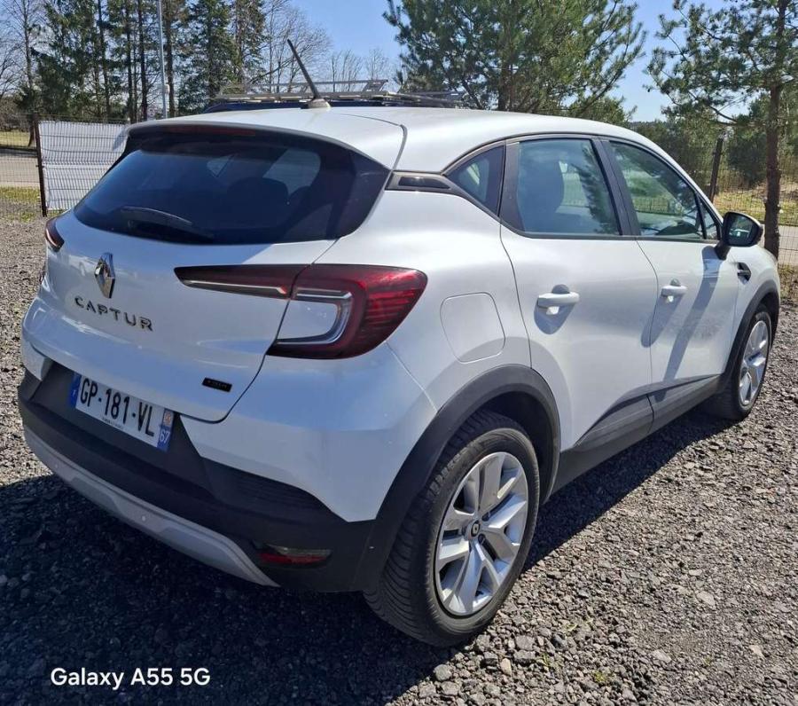 White Renault Captur 2023 in Taurage, with an engine capacity of 1.60 L and mileage of 218 thousand km for 9600 €, photo 5 on AUTOMOTO.COM.LV