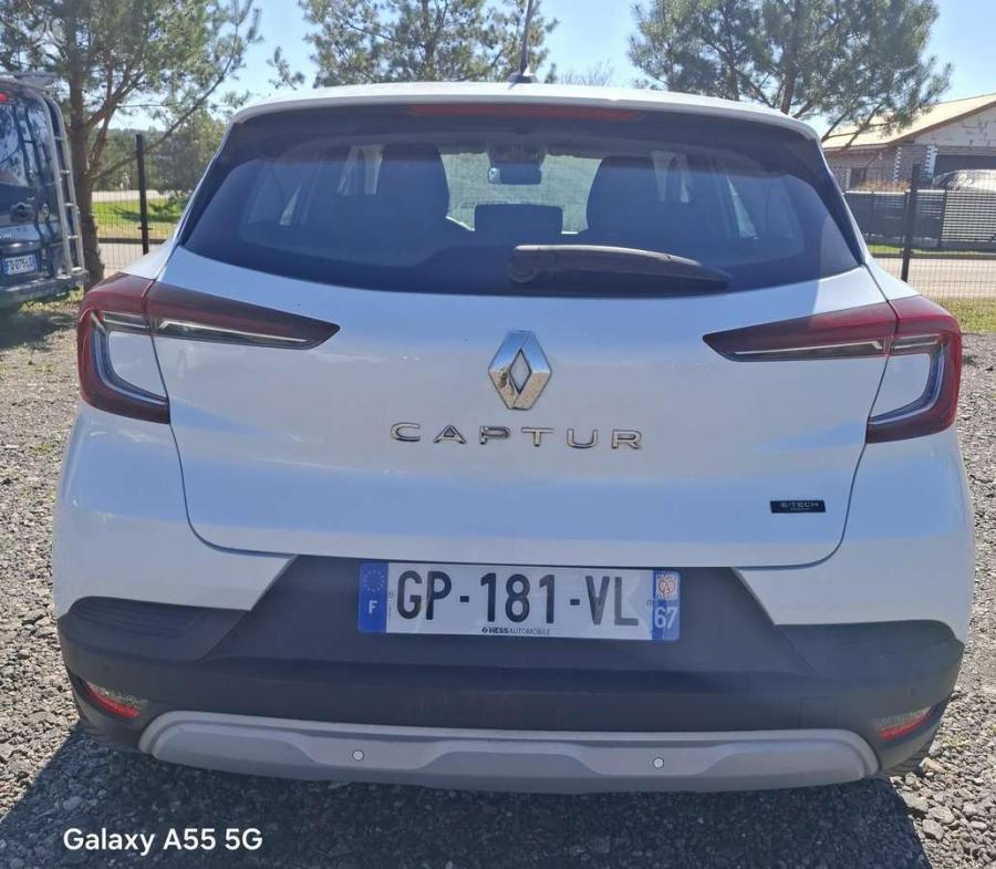 White Renault Captur 2023 in Taurage, with an engine capacity of 1.60 L and mileage of 218 thousand km for 9600 €, photo 6 on AUTOMOTO.COM.LV