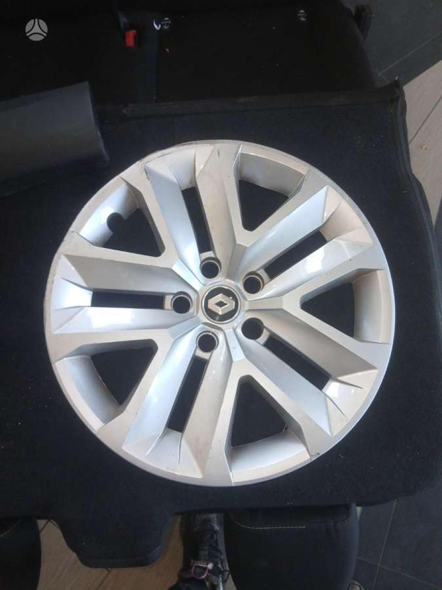 White Renault Captur 2023 in Taurage, with an engine capacity of 1.60 L and mileage of 218 thousand km for 9600 €, photo 31 on AUTOMOTO.COM.LV