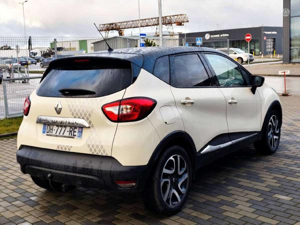 Yellow Renault Captur 2014 in Siauliai, with an engine capacity of 1.20 L and mileage of 260 thousand km for 5150 €, photo 4 on AUTOMOTO.COM.LV