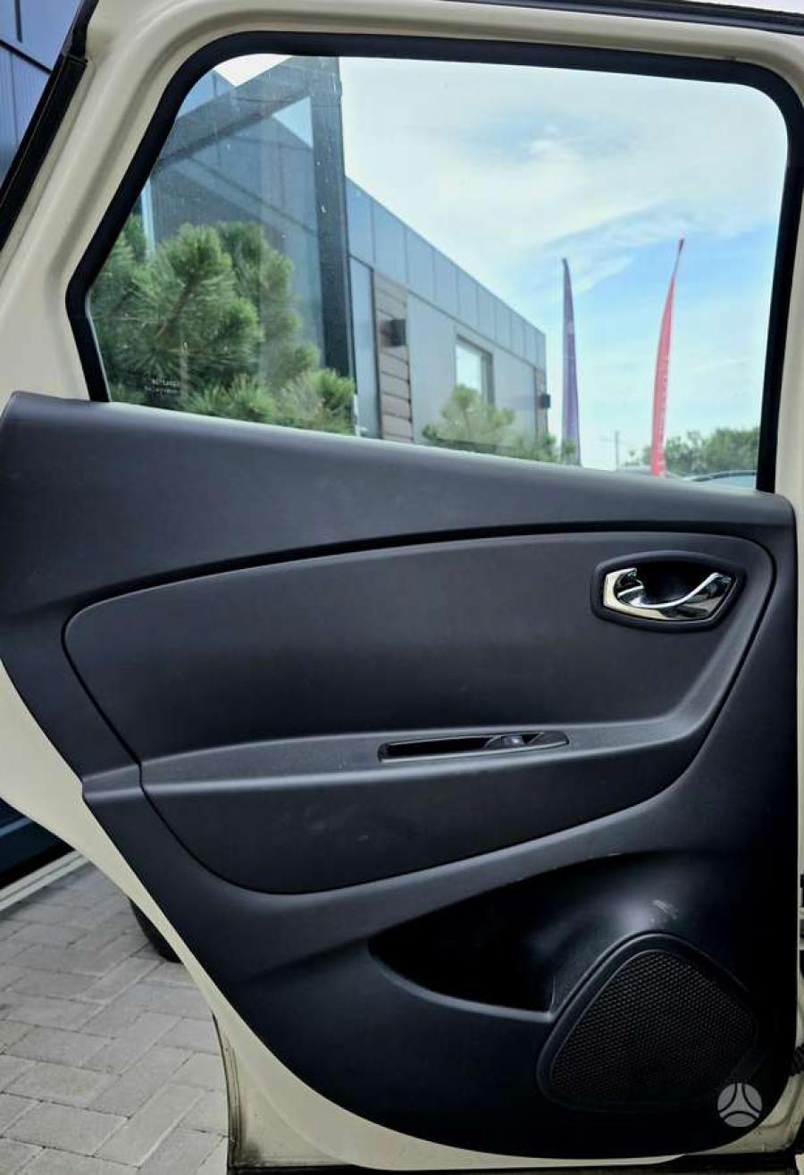 Dzeltens Renault Captur 2015 Tauragė, ar dzinēja tilpumu 1.20 L un nobraukumu 99 tūkst. km par 5350 €, foto 29 vietnē AUTOMOTO.COM.LV