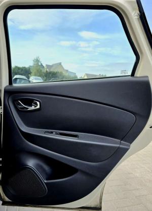 Dzeltens Renault Captur 2015 Tauragė, ar dzinēja tilpumu 1.20 L un nobraukumu 99 tūkst. km par 5350 €, foto 30 vietnē AUTOMOTO.COM.LV