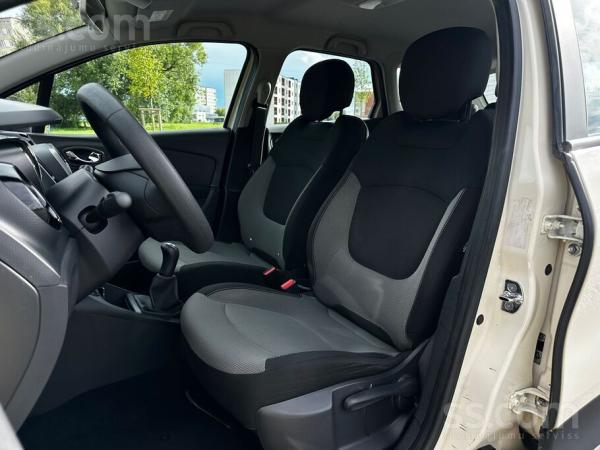 Yellow Renault Captur 2014 in Jelgava, with an engine capacity of 0.90 L and mileage of 0 thousand km for 6750 €, photo 11 on AUTOMOTO.COM.LV