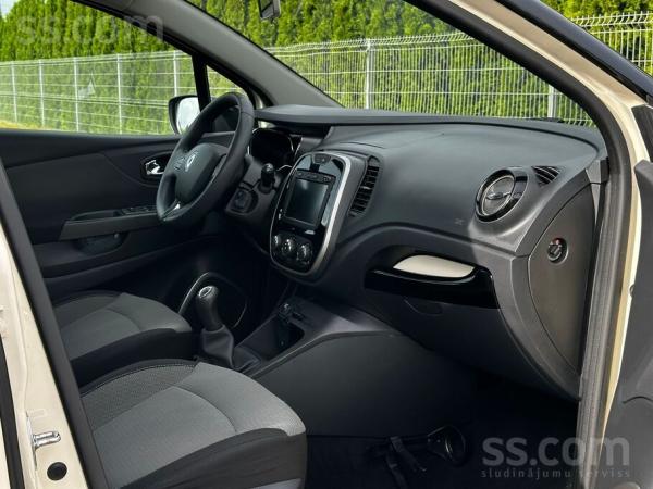 Yellow Renault Captur 2014 in Jelgava, with an engine capacity of 0.90 L and mileage of 0 thousand km for 6750 €, photo 10 on AUTOMOTO.COM.LV
