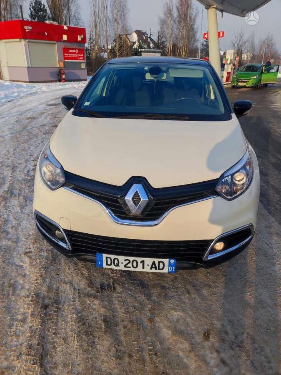 Yellow Renault Captur 2015 in Taurage, with an engine capacity of 1.20 L and mileage of 142 thousand km for 6250 €, photo 1 on AUTOMOTO.COM.LV