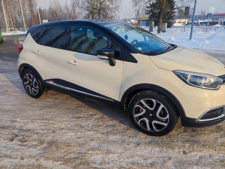 Yellow Renault Captur 2015 in Taurage, with an engine capacity of 1.20 L and mileage of 142 thousand km for 6250 €, photo 4 on AUTOMOTO.COM.LV