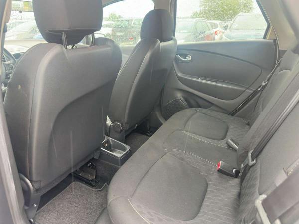 Dzeltens Renault Captur 2019 Tauragė, ar dzinēja tilpumu 0.90 L un nobraukumu 160 tūkst. km par 4400 €, foto 9 vietnē AUTOMOTO.COM.LV