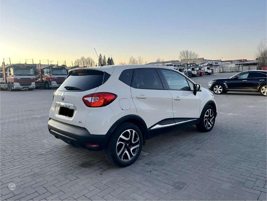 Yellow Renault Captur 2013 in Taurage, with an engine capacity of 1.20 L and mileage of 103 thousand km for 6100 €, photo 7 on AUTOMOTO.COM.LV