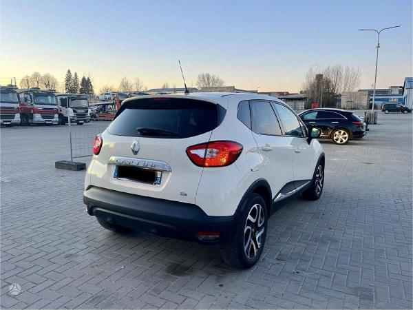 Yellow Renault Captur 2013 in Taurage, with an engine capacity of 1.20 L and mileage of 103 thousand km for 6100 €, photo 9 on AUTOMOTO.COM.LV