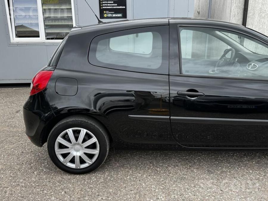Black Renault Clio 2012 in Daugavpils, with an engine capacity of 1.20 L and mileage of 0 thousand km for 2390 €, photo 9 on AUTOMOTO.COM.LV