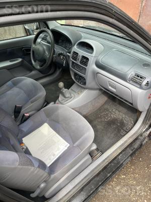 Black Renault Clio 2000 in Riga, with an engine capacity of 1.20 L and mileage of 0 thousand km for 800 €, photo 6 on AUTOMOTO.COM.LV