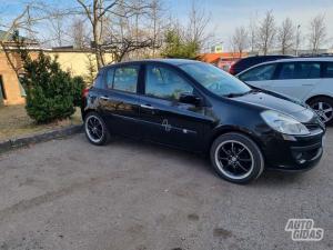 Black Renault Clio 2006 in Kaunas, with an engine capacity of 1.60 L and mileage of 201 thousand km for 2400 €, photo 19 on AUTOMOTO.COM.LV