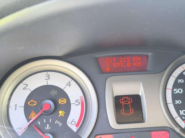 Black Renault Clio 2006 in Gargzdai, with an engine capacity of 1.46 L and mileage of 317 thousand km for 300 €, photo 8 on AUTOMOTO.COM.LV