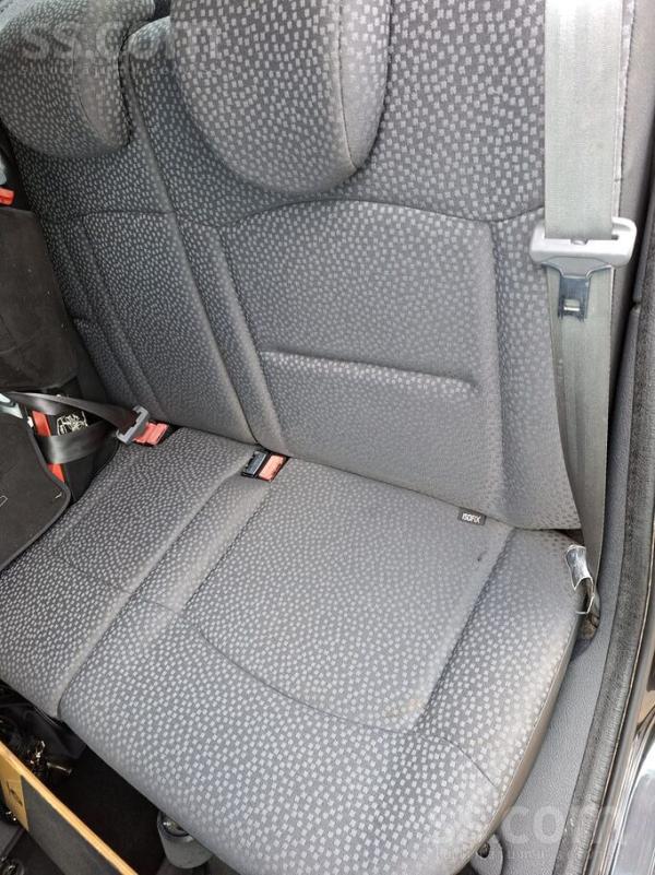 Black Renault Clio 2006 in Riga, with an engine capacity of 1.20 L and mileage of 159 thousand km for 1350 €, photo 7 on AUTOMOTO.COM.LV