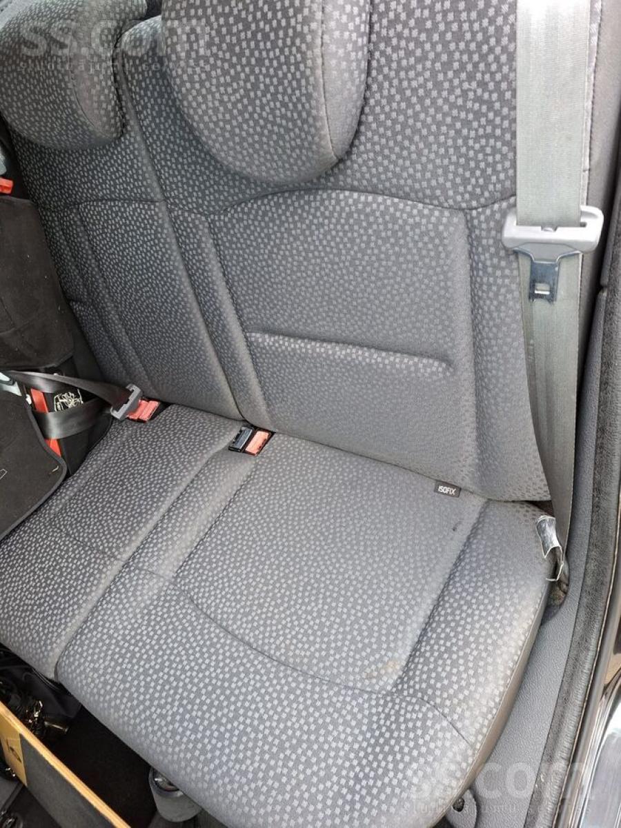 Black Renault Clio 2006 in Riga, with an engine capacity of 1.20 L and mileage of 159 thousand km for 1350 €, photo 8 on AUTOMOTO.COM.LV
