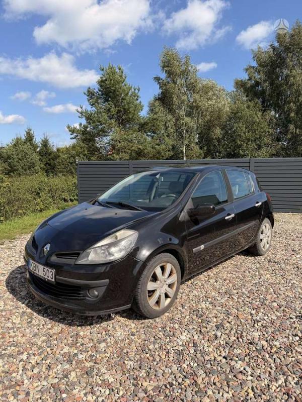 Melns Renault Clio 2007 Viļņa, ar dzinēja tilpumu 1.46 L un nobraukumu 310 tūkst. km par 1200 €, foto 8 vietnē AUTOMOTO.COM.LV