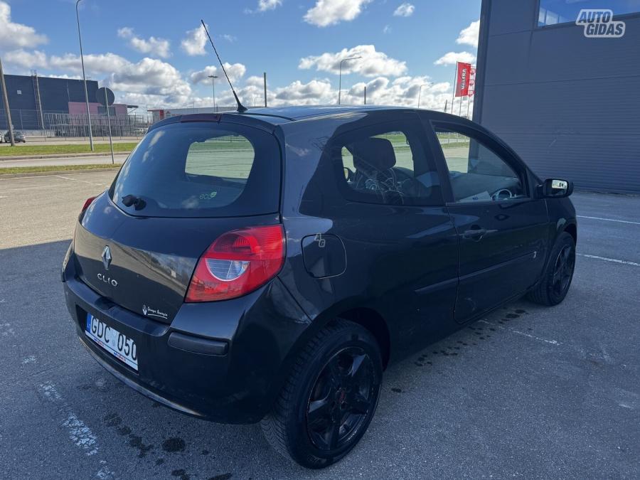 Melns Renault Clio 2008 Panevēža, ar dzinēja tilpumu 1.50 L un nobraukumu 255 tūkst. km par 500 €, foto 7 vietnē AUTOMOTO.COM.LV
