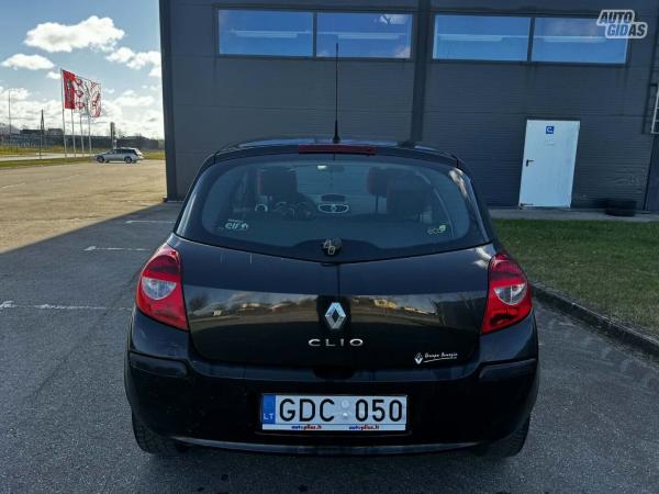 Black Renault Clio 2008 in Panevezys, with an engine capacity of 1.50 L and mileage of 254 thousand km for 499 €, photo 7 on AUTOMOTO.COM.LV