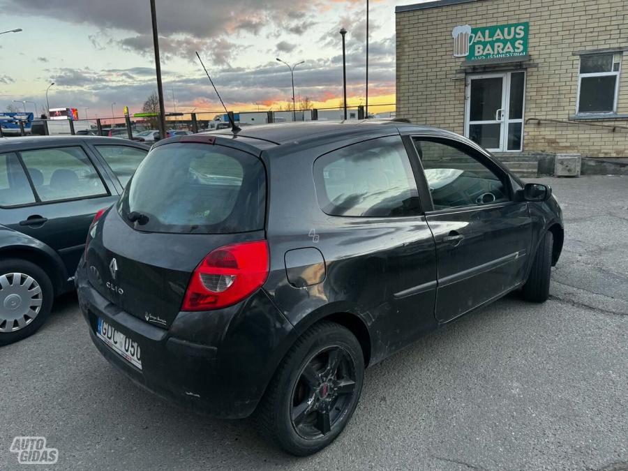 Black Renault Clio 2008 in Panevezys, with an engine capacity of 1.50 L and mileage of 205 thousand km for 400 €, photo 5 on AUTOMOTO.COM.LV