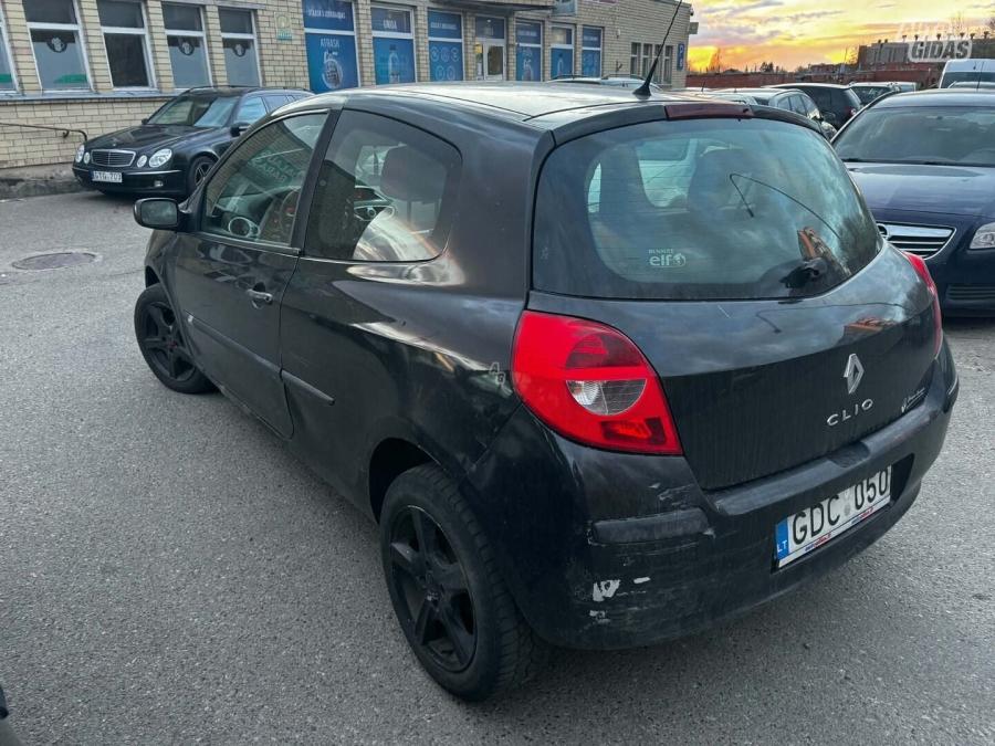 Black Renault Clio 2008 in Panevezys, with an engine capacity of 1.50 L and mileage of 205 thousand km for 400 €, photo 6 on AUTOMOTO.COM.LV