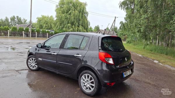 Черный Рено Клио 2011 в Мажейкяй, объемом двигателя 1.50 л и пробегом 266 тыс. км за 2500 €, фото 3 на AUTOMOTO.COM.LV