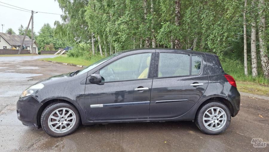 Черный Рено Клио 2011 в Мажейкяй, объемом двигателя 1.50 л и пробегом 266 тыс. км за 2500 €, фото 5 на AUTOMOTO.COM.LV