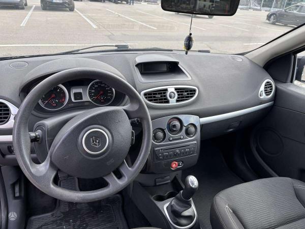 Melns Renault Clio 2011 Kauņa, ar dzinēja tilpumu 1.46 L un nobraukumu 152 tūkst. km par 1400 €, foto 6 vietnē AUTOMOTO.COM.LV