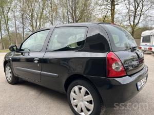 Black Renault Clio 2012 in Limbazi, with an engine capacity of 1.20 L and mileage of 128 thousand km for 2750 €, photo 6 on AUTOMOTO.COM.LV