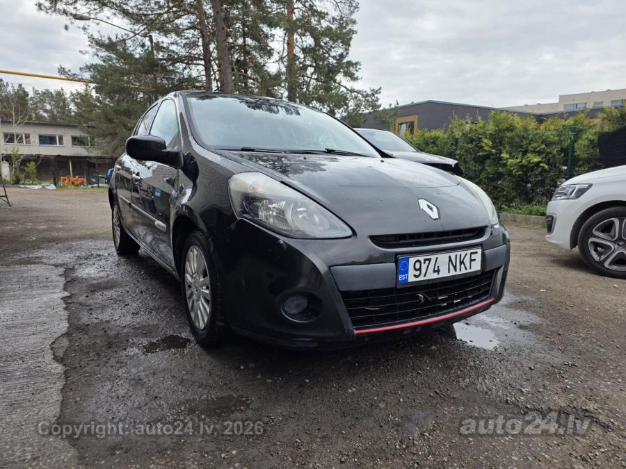 Melns Renault Clio 2012 Tallina, ar dzinēja tilpumu 1.50 L un nobraukumu 378 tūkst. km par 2100 €, foto 1 vietnē AUTOMOTO.COM.LV