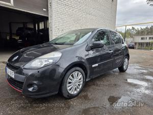 Melns Renault Clio 2012 Tallina, ar dzinēja tilpumu 1.50 L un nobraukumu 378 tūkst. km par 2100 €, foto 3 vietnē AUTOMOTO.COM.LV