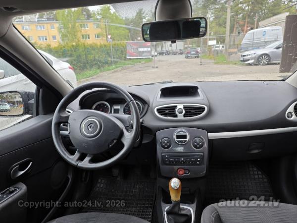 Black Renault Clio 2012 in Tallinn, with an engine capacity of 1.50 L and mileage of 378 thousand km for 2100 €, photo 5 on AUTOMOTO.COM.LV