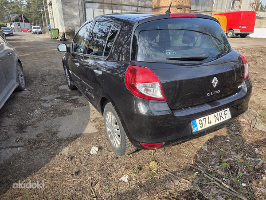 Black Renault Clio 2012 in Tallinn, with an engine capacity of 1.50 L and mileage of 395 thousand km for 1750 €, photo 1 on AUTOMOTO.COM.LV