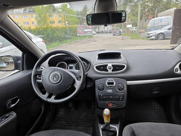 Черный Рено Клио 2012 в Таллин, объемом двигателя 1.50 л и пробегом 395 тыс. км за 1750 €, фото 4 на AUTOMOTO.COM.LV