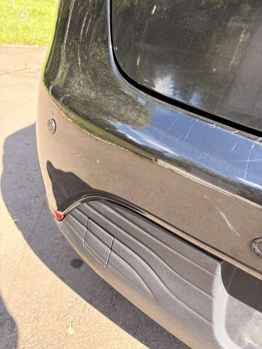 Black Renault Clio 2013 in Marijampole, with an engine capacity of 1.46 L and mileage of 251 thousand km for 3200 €, photo 7 on AUTOMOTO.COM.LV