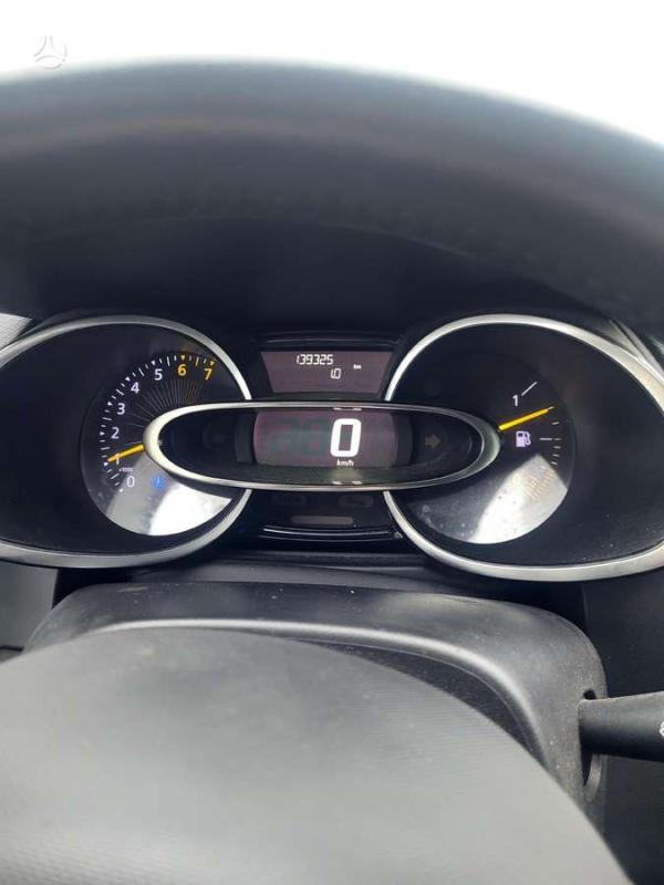 Black Renault Clio 2015 in Taurage, with an engine capacity of 0.90 L and mileage of 139 thousand km for 2750 €, photo 8 on AUTOMOTO.COM.LV