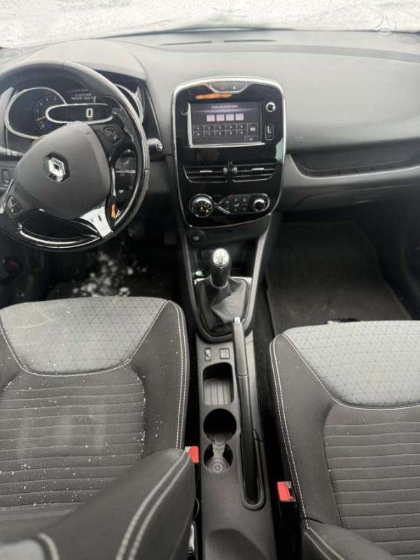 Black Renault Clio 2015 in Taurage, with an engine capacity of 1.50 L and mileage of 220 thousand km for 2950 €, photo 9 on AUTOMOTO.COM.LV