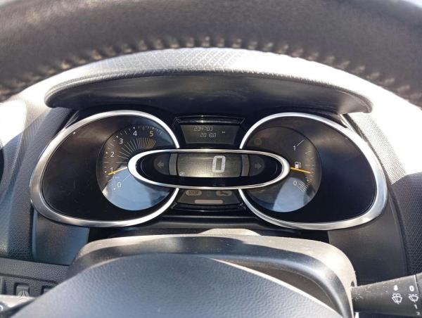 Melns Renault Clio 2016 Šauļi, ar dzinēja tilpumu 1.46 L un nobraukumu 220 tūkst. km par 4150 €, foto 8 vietnē AUTOMOTO.COM.LV
