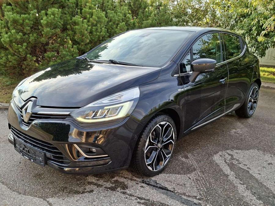 Black Renault Clio 2017 in Ukmerge, with an engine capacity of 1.15 L and mileage of 224 thousand km for 6250 €, photo 1 on AUTOMOTO.COM.LV