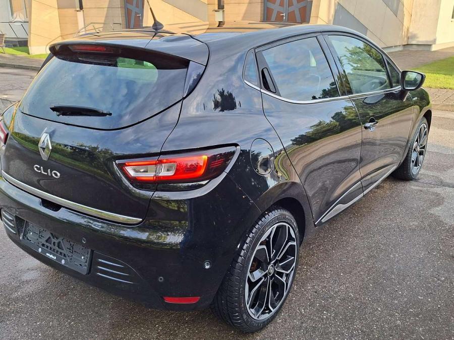 Black Renault Clio 2017 in Ukmerge, with an engine capacity of 1.15 L and mileage of 224 thousand km for 6250 €, photo 5 on AUTOMOTO.COM.LV