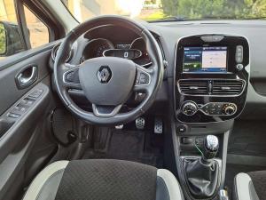 Black Renault Clio 2017 in Ukmerge, with an engine capacity of 1.15 L and mileage of 224 thousand km for 6250 €, photo 14 on AUTOMOTO.COM.LV