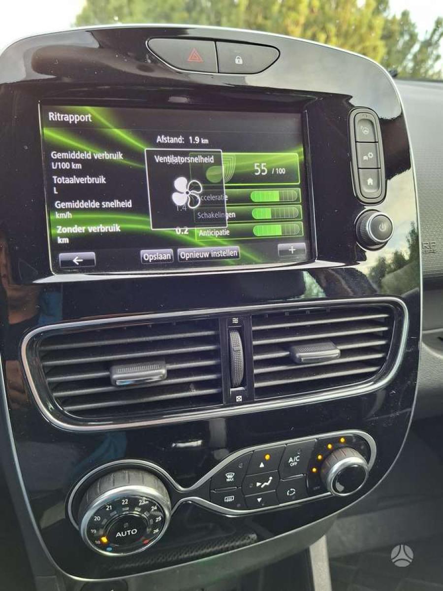 Black Renault Clio 2017 in Ukmerge, with an engine capacity of 1.15 L and mileage of 224 thousand km for 6250 €, photo 17 on AUTOMOTO.COM.LV
