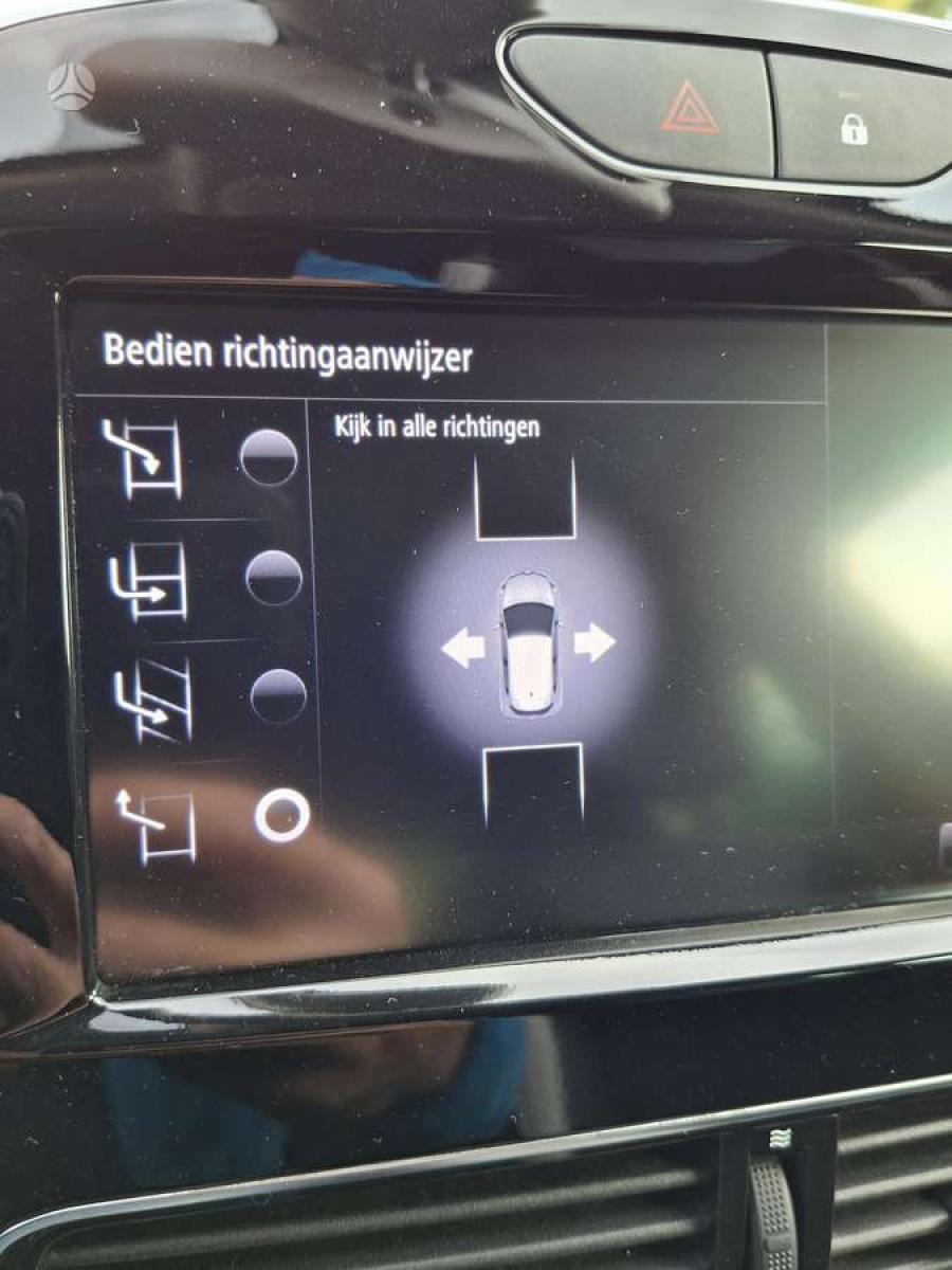 Black Renault Clio 2017 in Ukmerge, with an engine capacity of 1.15 L and mileage of 224 thousand km for 6250 €, photo 18 on AUTOMOTO.COM.LV