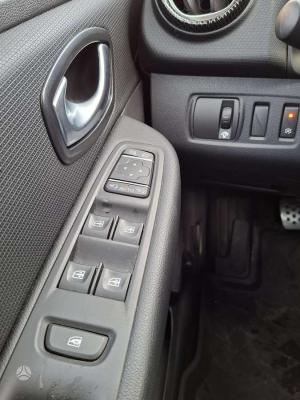 Black Renault Clio 2017 in Ukmerge, with an engine capacity of 1.15 L and mileage of 224 thousand km for 6250 €, photo 21 on AUTOMOTO.COM.LV