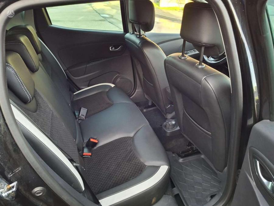 Black Renault Clio 2017 in Ukmerge, with an engine capacity of 1.15 L and mileage of 224 thousand km for 6250 €, photo 25 on AUTOMOTO.COM.LV